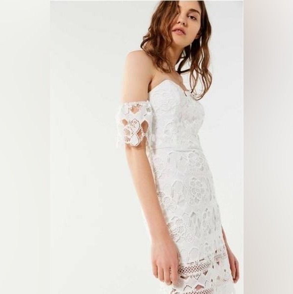 REVOLVE | Dresses | Revolve Joa White Lace Sweetheart Off Shoulder ...